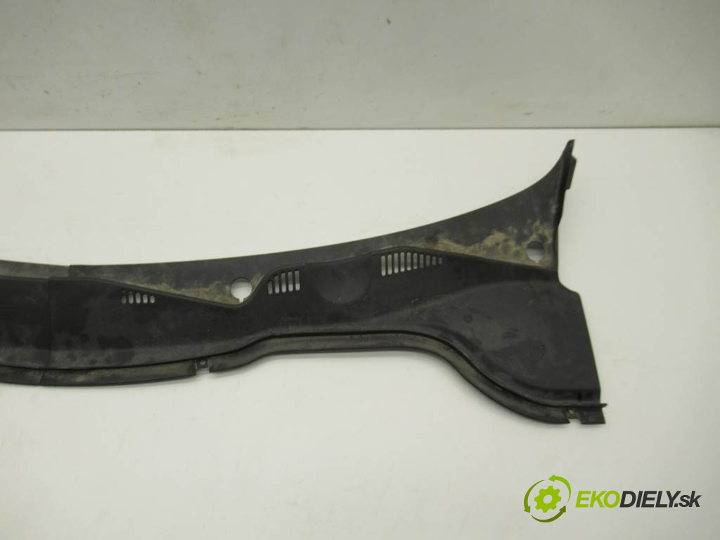 Volkswagen Passat B6 0 torpédo, plast pod čelné okno 3C1819404B ...