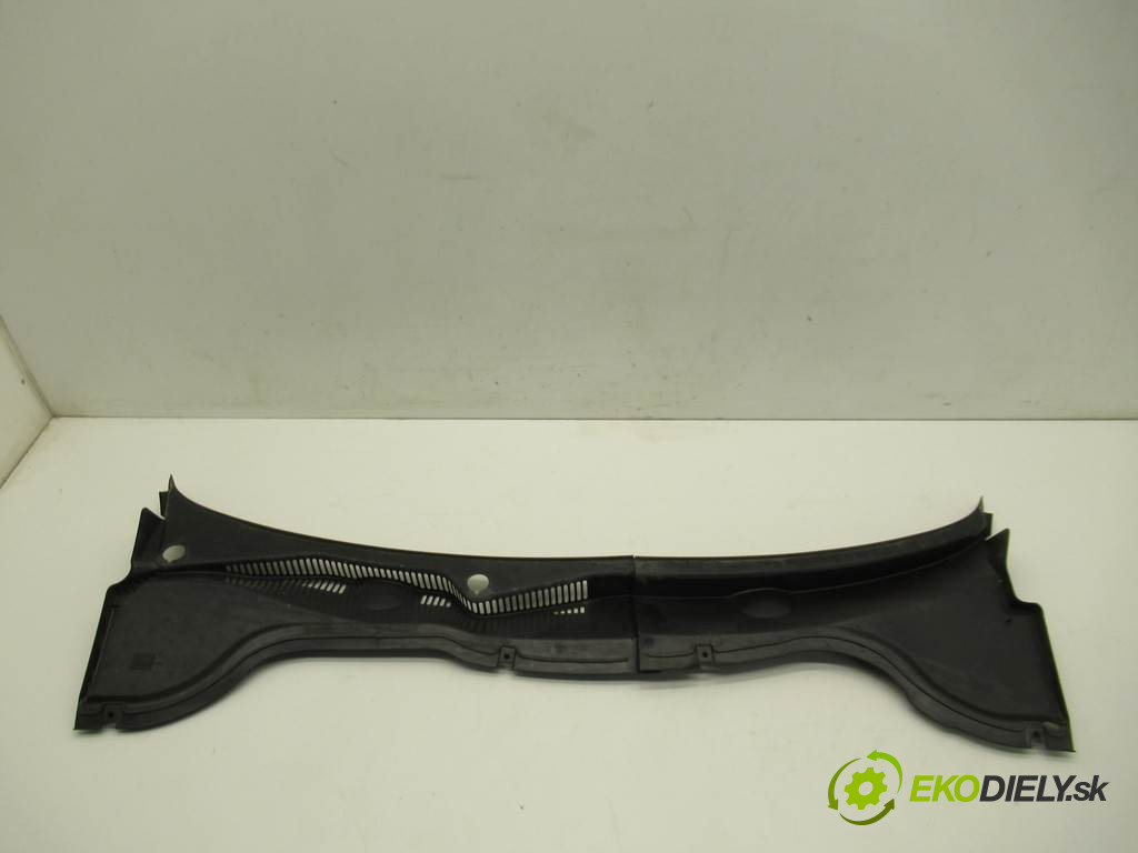 Volkswagen Passat B6 0 torpédo plast pod čelní okno 3C1819404B ...