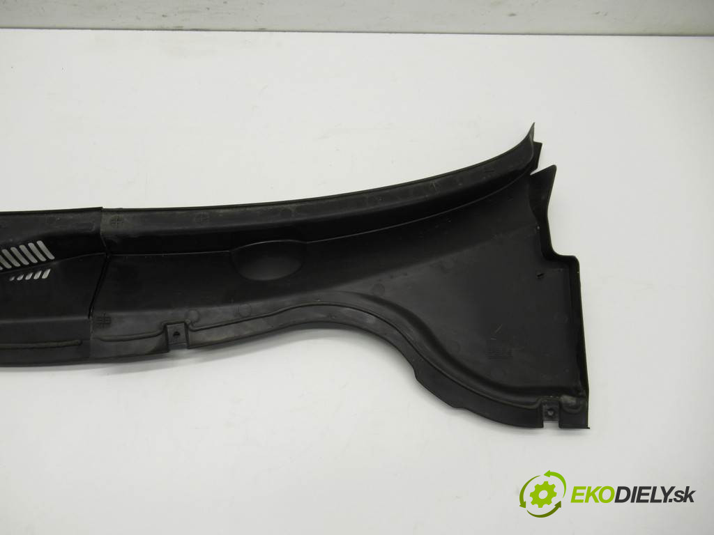 Volkswagen Passat B6 0 torpédo, plast pod čelné okno 3C1819404B ...